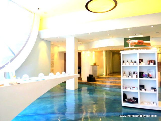 Sandton Sun - Retail therapy and five-star luxury